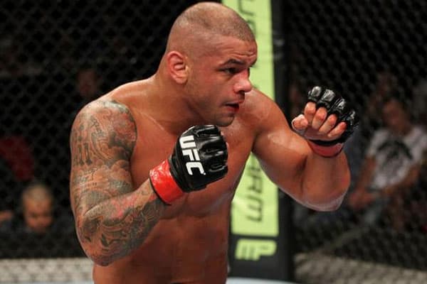 Thiago Alves Fires Back At Mike Perry's 'Ducking' Allegations Thiago Alves Fires Back At Mike Perry's 'Ducking' Allegations