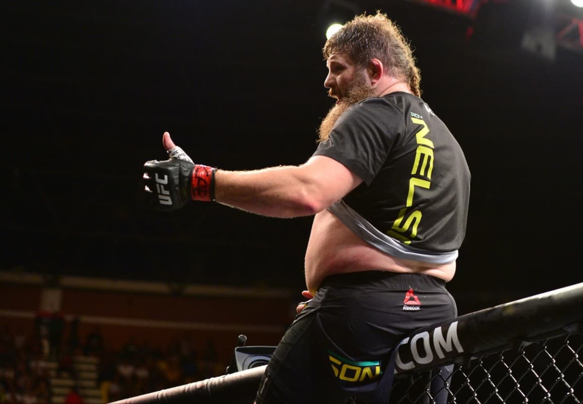 Roy Nelson Doesn’t Regret Kicking Referee After Knockout Win