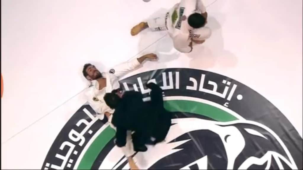 Kenny Florian Choked Unconscious By Vitor Ribeiro At Abu Dhabi World ...
