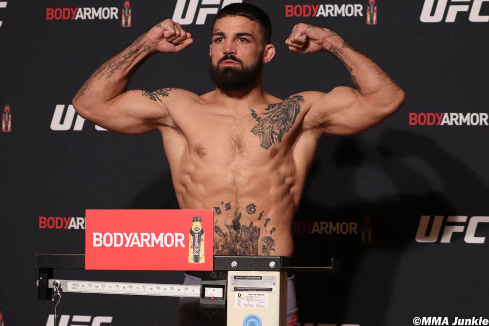 VIDEO | Mike Perry Posts Bizarre Clip Of Him Bleeding VIDEO | Mike Perry Posts Bizarre Clip Of Him Bleeding
