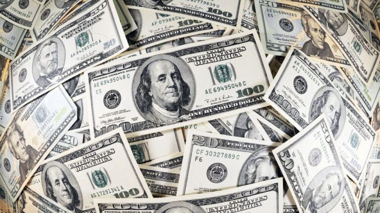 How Much Do UFC Fighters Get Paid?