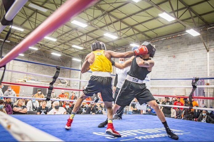 Southpaw Stance: History, Benefits & Negatives