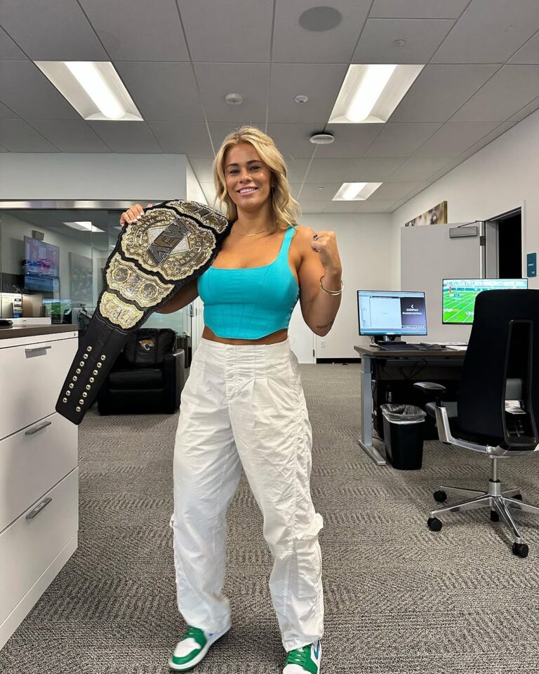 Top Female Fitness Models [Updated List 2025]