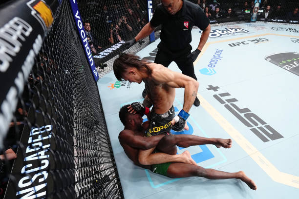 Diego Lopes Steamrolls Past Sodiq Yusuff With Flattening Knockout Win ...