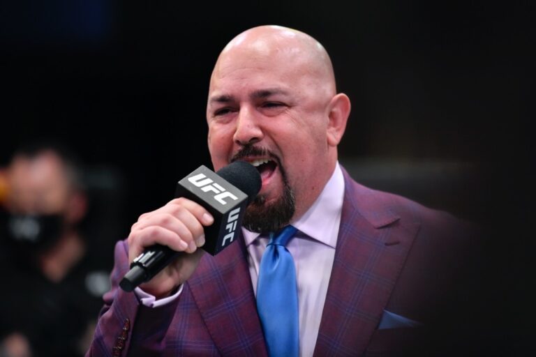 Video - Charly Arnolt Makes History As First Female UFC Announcer ...