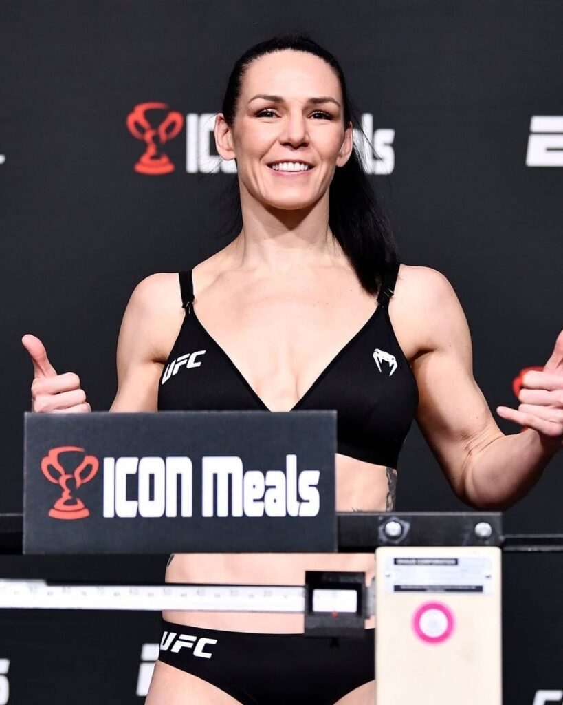 Best Canadian Female MMA Fighters