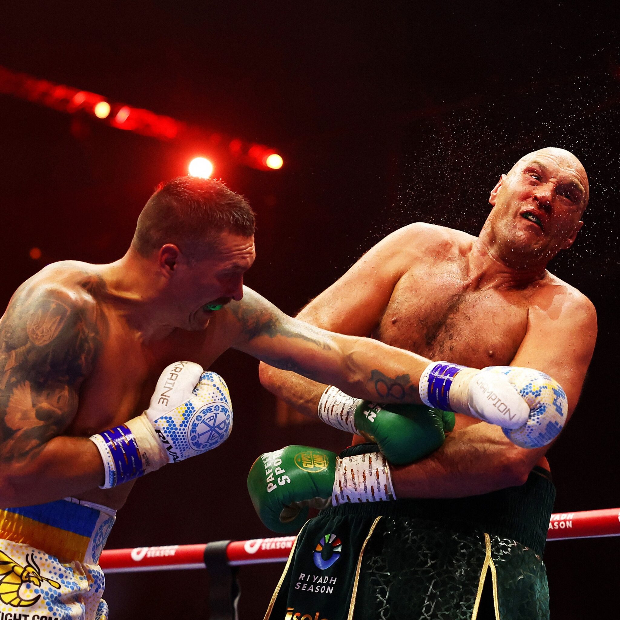 Oleksandr Usyk Delivers Emotional Tribute To His Late Father Following ...