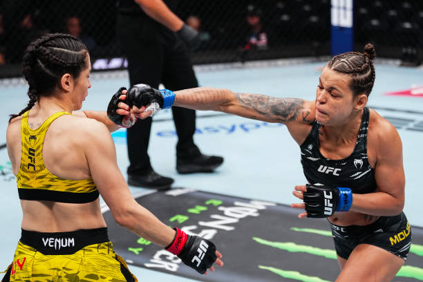 Eduarda Moura Snaps Veronica Hardy's Four-Fight Win Streak, Earns ...