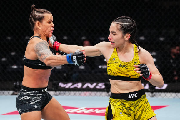 Eduarda Moura Snaps Veronica Hardy's Four-Fight Win Streak, Earns ...