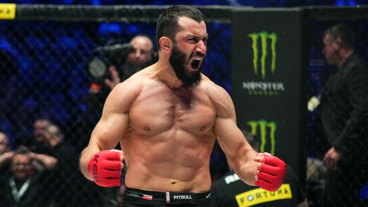 Mamed Khalidov Scores Stunning Armbar Submission Win Over Adrian ...