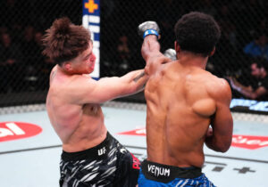 Newcomer Jacobe Smith Rings In New Year With Brutal First-Round KO ...