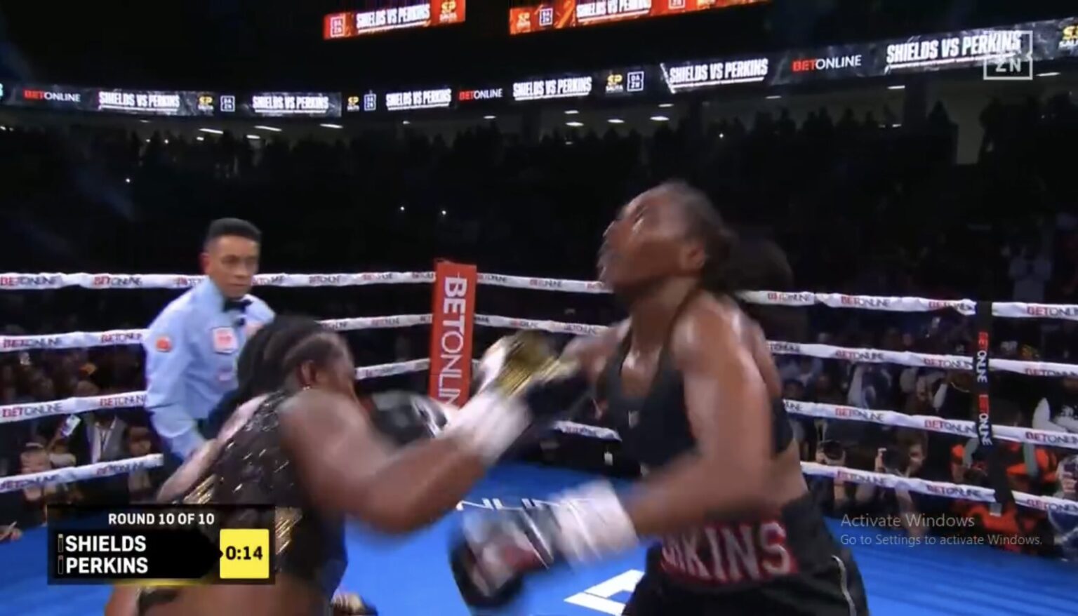 Claressa Shields Becomes First-Ever Undisputed Women's Heavyweight ...