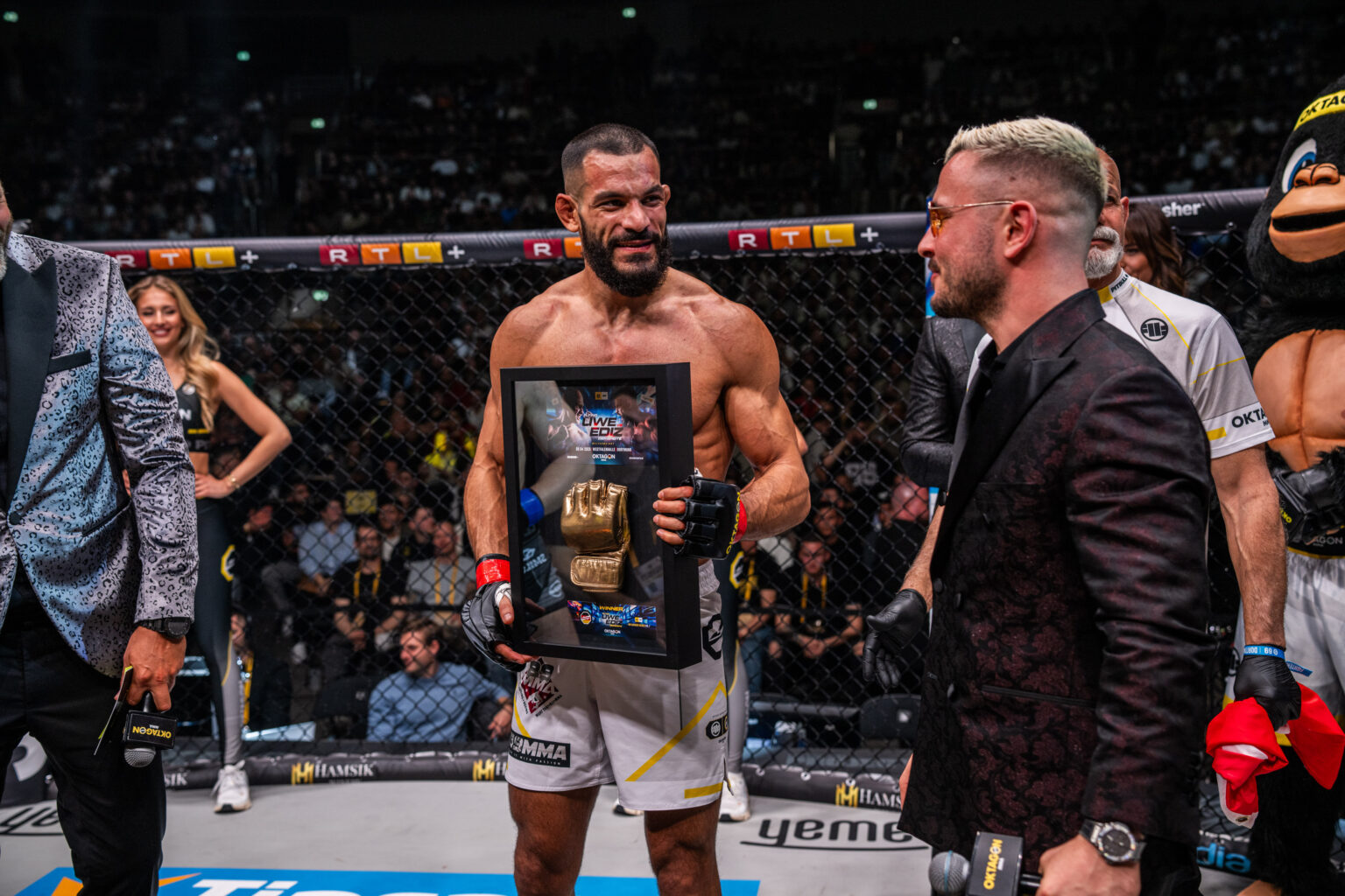 Watch: 5 Stunning Knockdowns In The WAR Between Flying Uwe Schüder And "Der Breite" Ediz Tasci ...