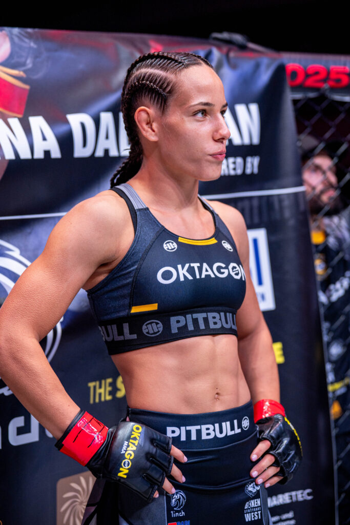 Dwayne 'The Rock' Johnson's Reaction Of Jaw-Dropping Spinning Elbow ...