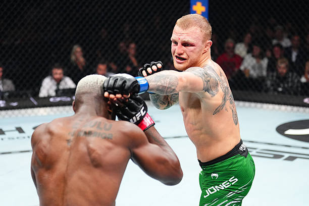 Mason Jones Pulls Off Jaw-Dropping Come-From-Behind TKO - UFC Paris ...