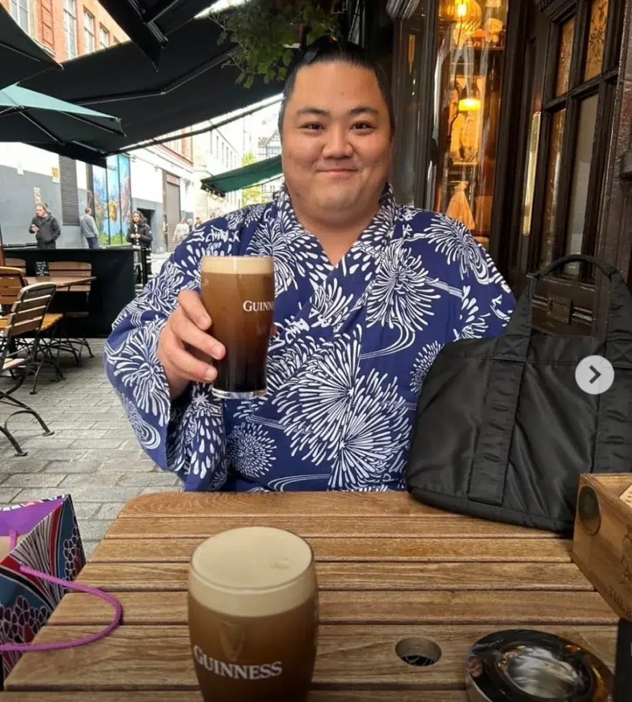 Sumo Champion Hoshoryu Awarded Giant Soy Sauce And Hello Kitty At Historic London Tournament