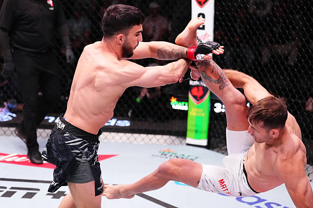 Yadier Del Valle Submits Isaac Dulgarian To Stay Undefeated - UFC Vegas ...