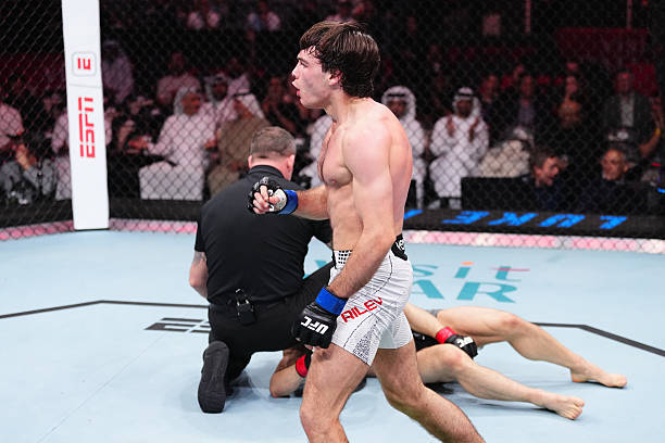 Dream Debut, Luke Riley Brutally Knocks Out Bogdan Grad - UFC Qatar ...