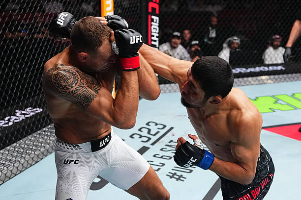 Myktybek Orolbai Drops Jack Hermansson With Devastating First-Round KO ...