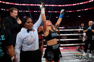 Cherneka Johnson Beats Amanda Galle In Bloody Brawl To Retain ...