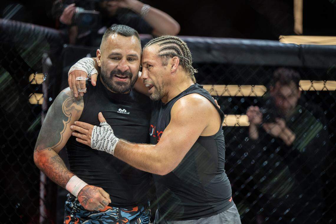 Urijah Faber Chokes Out Former UFC Rival Francisco Rivera Jr. In Long ...